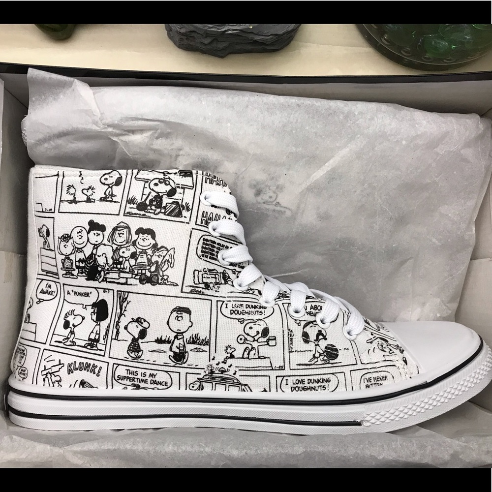 Snoopy Canvas High Top Sneakers (Comic Strips) - Gem